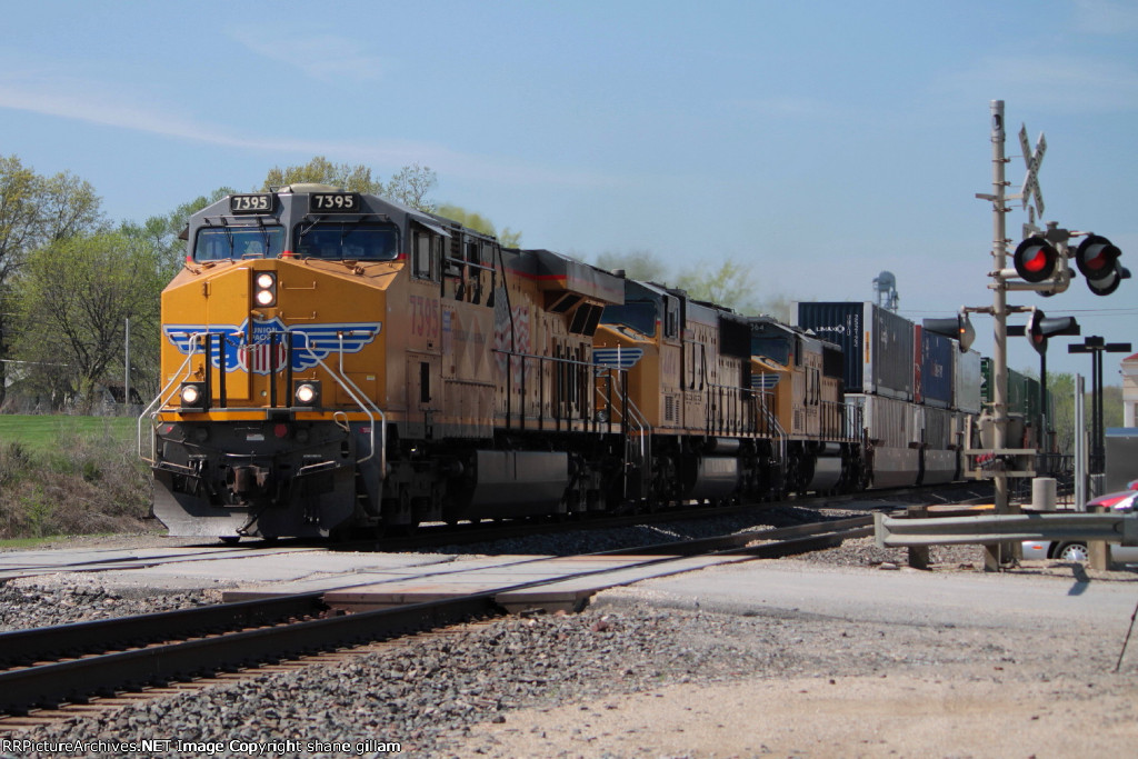 UP 7395 leads a eb stack train bound for Chicago.